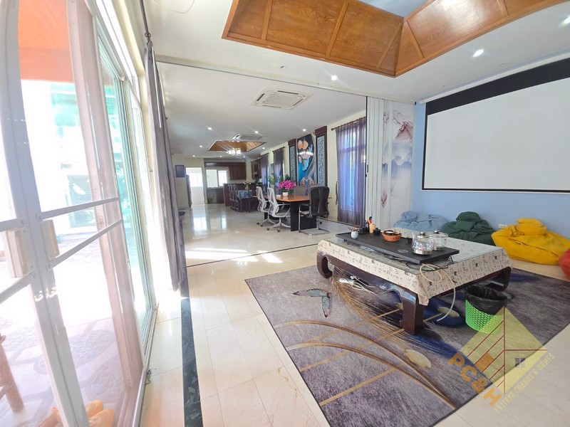 Private House with Pool - 3 Bedroom House for Sale